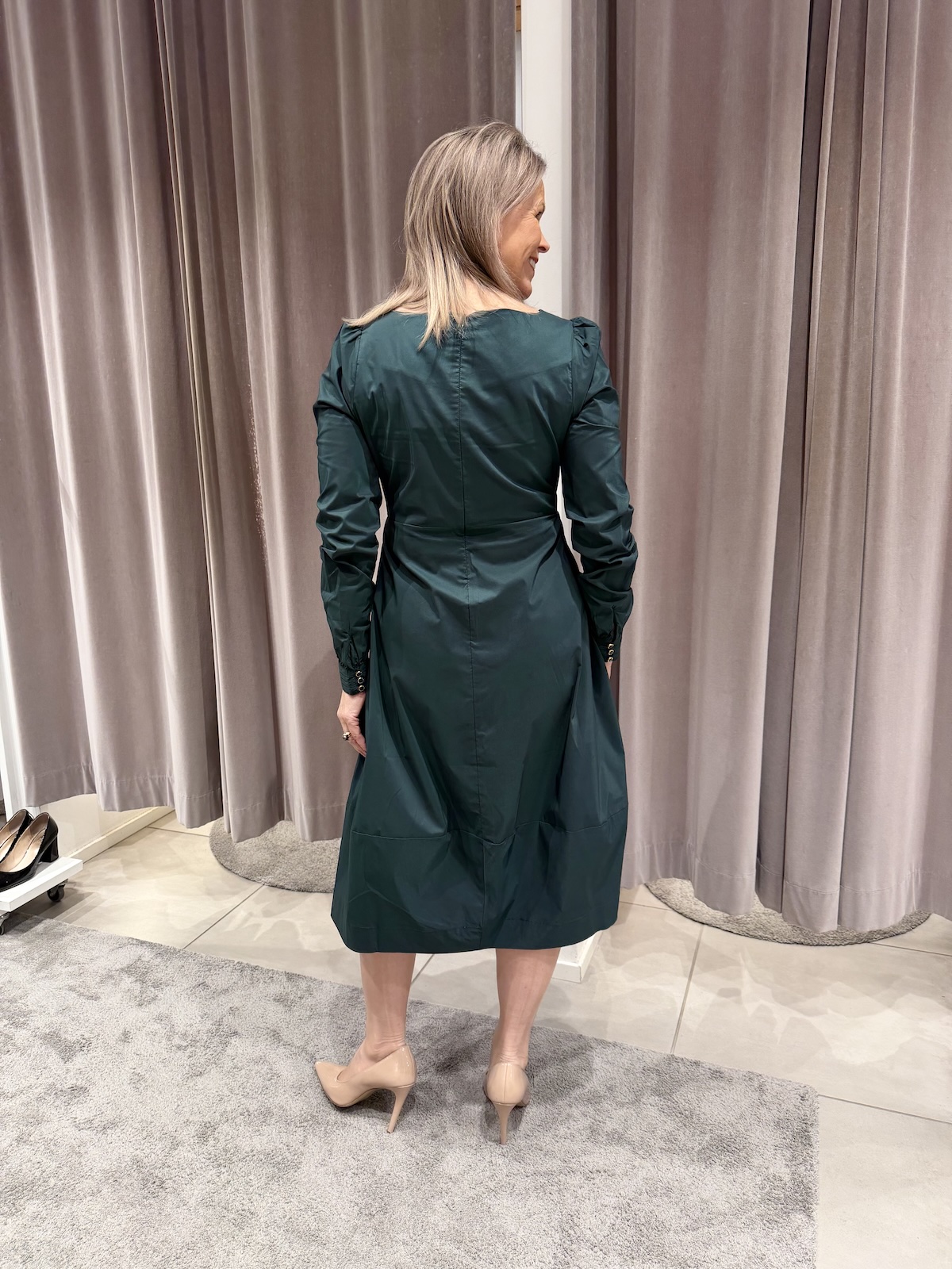 Antoinett pallomekko tummanvihreä; pitkät hihat - DOPP